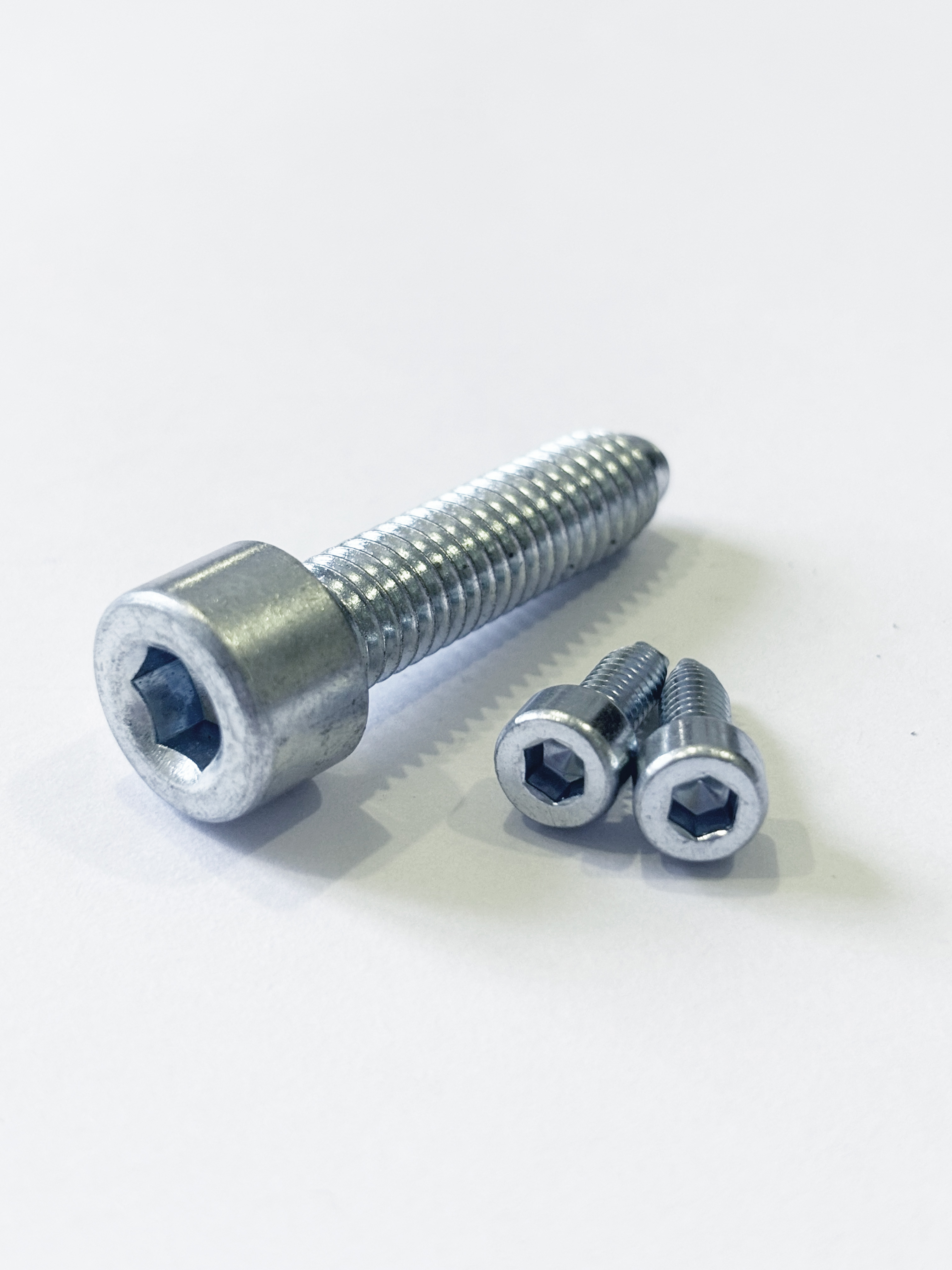 Trilobe Screw M6X30 Socket Cap Head DIN 7500 - 2700pcs