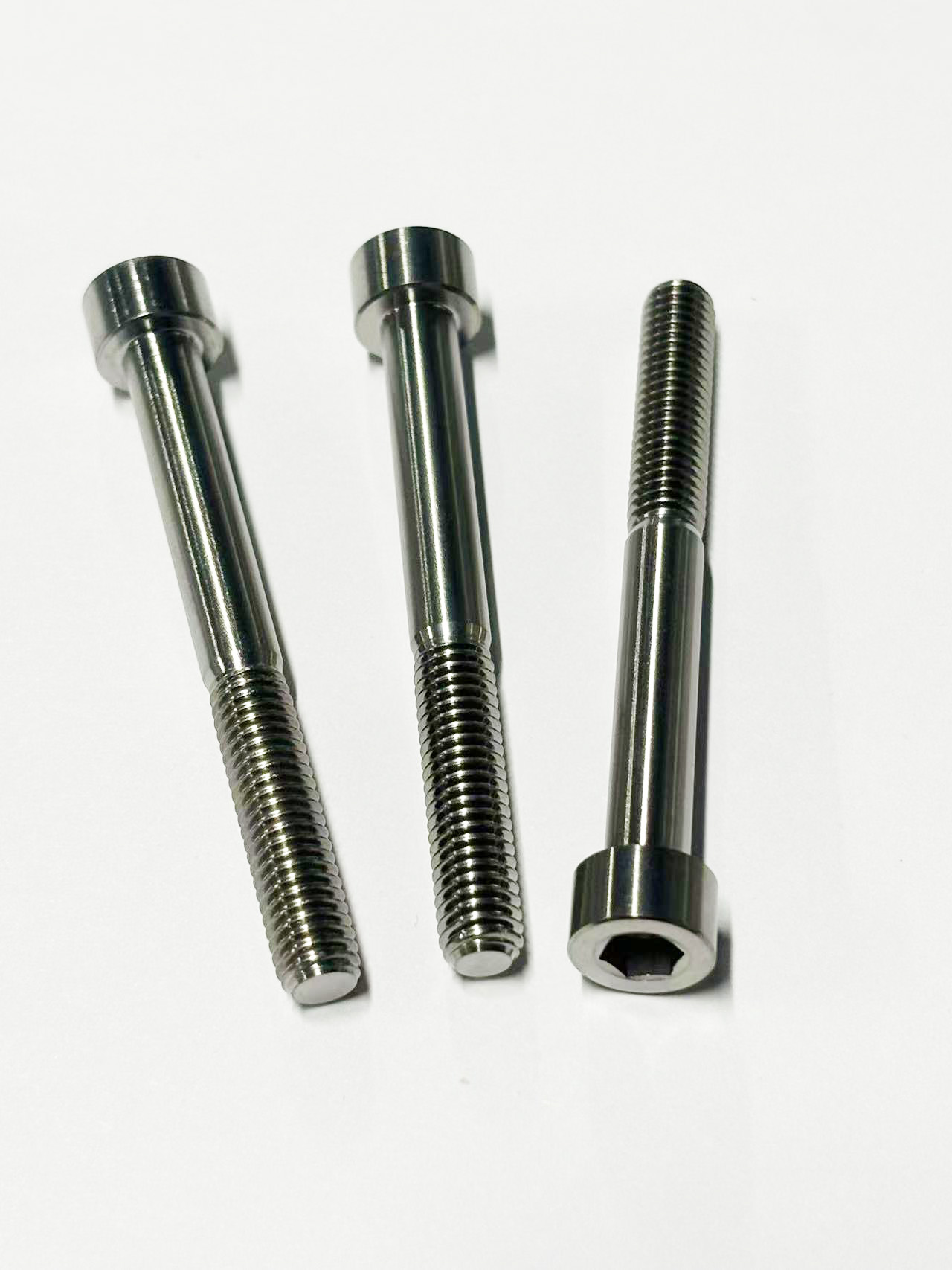 Titanium M6X40 Socket Cap Head (DIN912) GRADE 5 (Ti-6Al-4V) - 200pcs